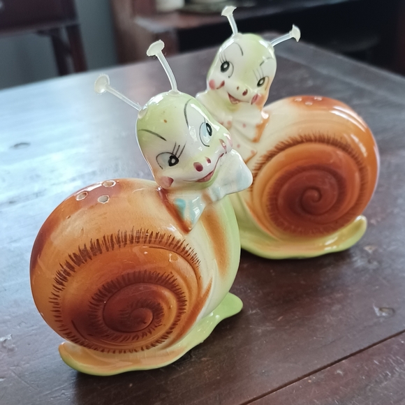 Vintage | Dining | Vintage 5s Enesco Snail Salt Pepper Shaker Set ...